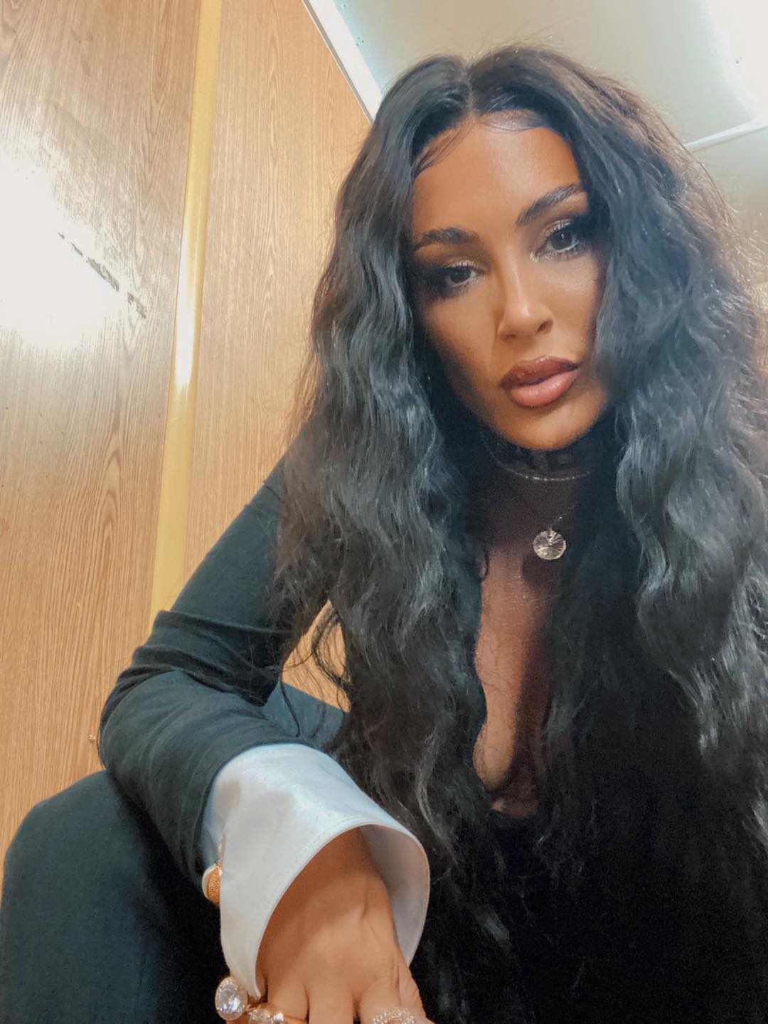 Senidah predvodi listu Croatia Songs magazina Billboard. Mjerenje ...